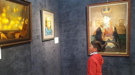 “Бурхан бумбын орон” уран зургийн галерейд “Яруу найрагчийн хөрөг” үзэсгэлэн дэлгэгдлээ Өглөө мн