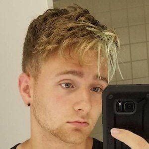 Exploring With Josh Age Family Bio Famous Birthdays