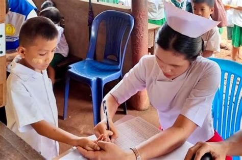 ကျိုက်ထိုမြို့နယ် အ‌ခြေခံပညာအလယ်တန်းကျောင်း ခလွန် တွင် သွားနှင့် ခံတွင်းရောဂါစစ်ဆေးကုသပေး