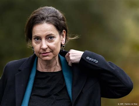 Minister Uitermark Vuurwerk Op Raadsleden Onaanvaardbaar