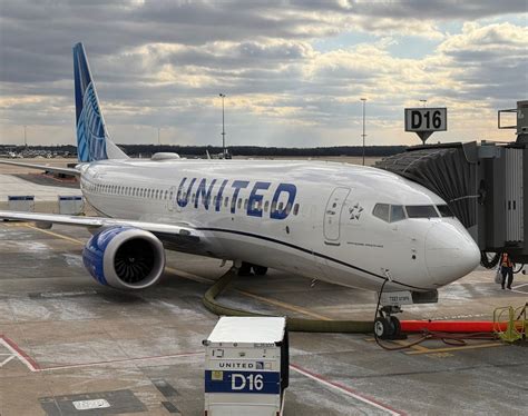 Review United First Class Boeing 737 Max Iad Mia One Mile At A Time