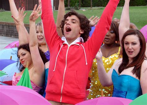 Big Girls are beautiful, Mika makes me happy! | Valleynews