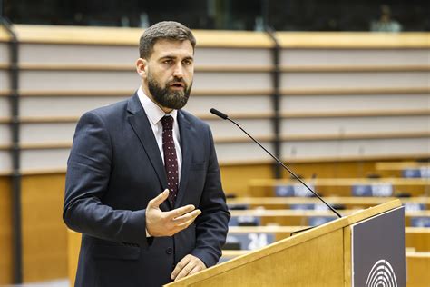 Наш евродепутат с важна новина бюджетът на ЕС за 2023 г е договорен България получава 3 4