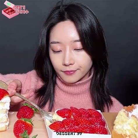 디저트39 부드러운 크림과 새콤달콤 딸기의 조합 삼구 딸기 축제 놀러 올 사람~🍓 Youtube