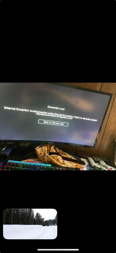 i keep getting kicked does anyone know why [java] r minecrafthelp
