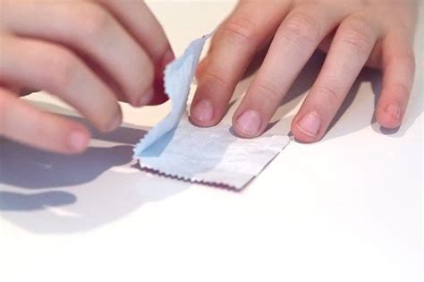 How To Make Gum Wrapper Hearts Ehow Com Wrappers Gum Origami Heart