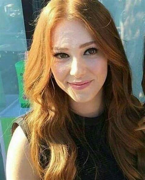 ვინ არის და როგორია სინამდვილეში დეფნე დაქირავებული სიყვარულის