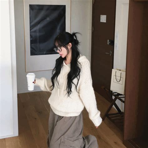 [데일리필수템🤍 아방핏] 후드 알파카 폭닥 루즈핏 여리 울 긴팔 니트 에이블리