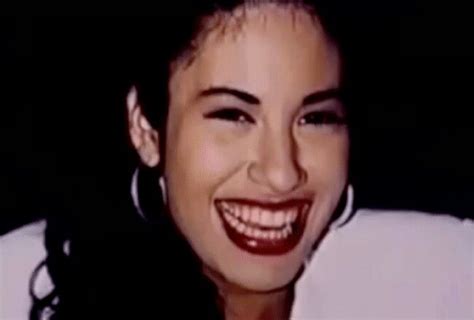 Pin De Fresia Pebbles En Selena Smile 😊💜🌹 Selena Quintanilla Selena