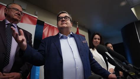 Direction Du Plq Coderre Se Distancie Des Autres Candidats Radio Canada