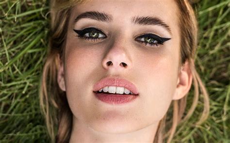 Emma Roberts Hd Wallpapers