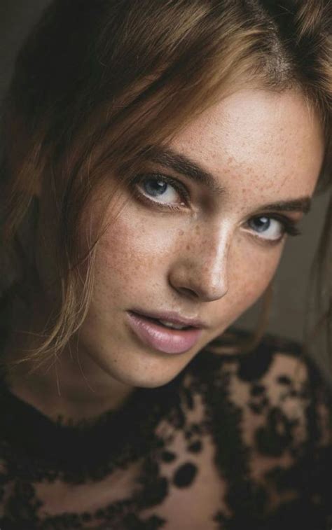 Occhi Beautiful Freckles Beautiful Eyes Most Beautiful Eyes
