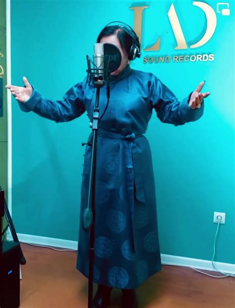 За үнэхээр төрөх дуу цагаа олж л төрдөг ямар гоё үг Сайхан аялгуу вэ АЖ Ш Чимэдцэеэ эгчдээ