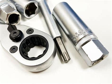 18pc Shock Absorber Socket Tool Kit Grelly Uk