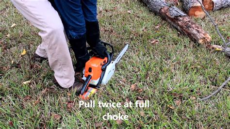 Starting a Stihl MS 250 CBE Chainsaw. Cold Start. - YouTube