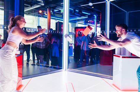 Canary Wharf Ranked As Uks Number One Shopping Destination As Retail