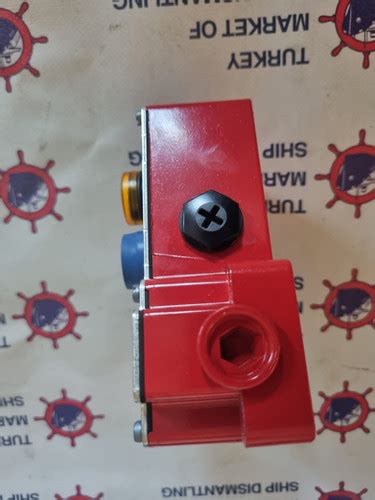 XY CE A SCHNEIDER ELECTRIC LATCHING EMERGENCY STOP ROPE PULL SWITCH International