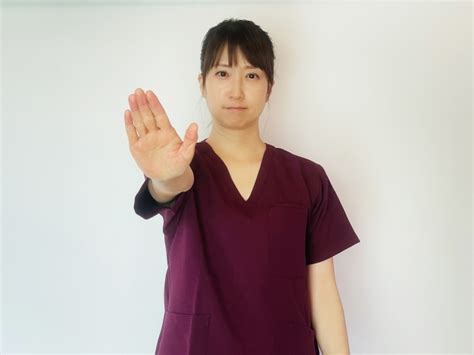 【坐骨神経痛の方へ】ストレッチが逆効果！？悪化させないための真実と対処法 箕面市の整体 みゅう整骨院