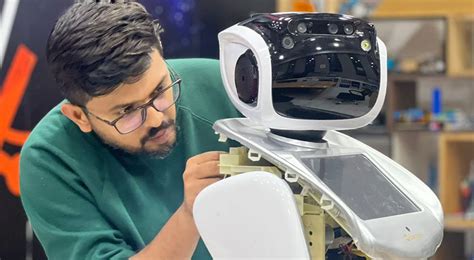 ഫ്ലോറിഡയിലെ റോബോട്ടിക് ചാമ്പ്യൻഷിപ്പിൽ മലയാളിത്തിളക്കം പുരസ്‌കാര നേട്ടവുമായി യുഎഇയിലെ മലയാളി