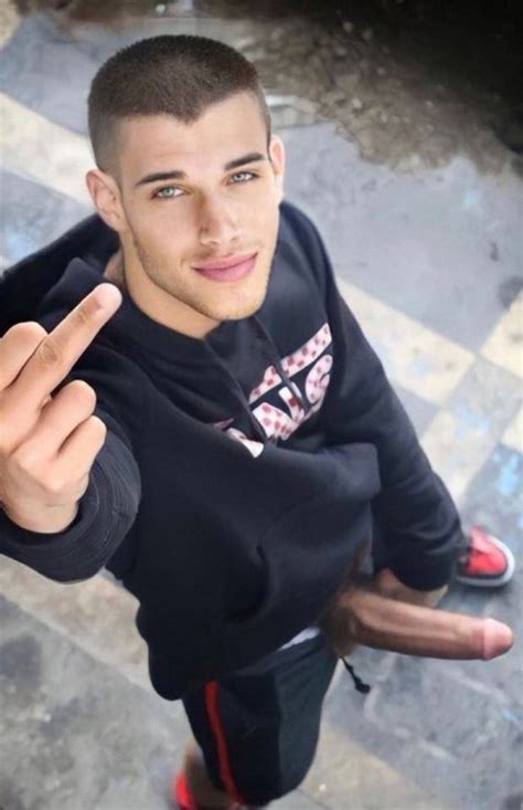 310323 Il Me Cherche Pic