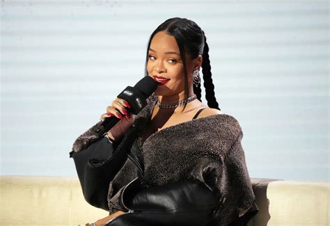 How Much Is Rihanna Getting Paid For The Super Bowl Nothing