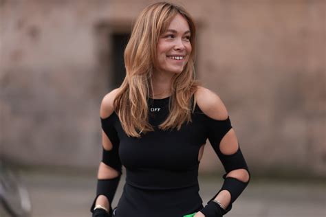 9 Medium Length Haircuts Popsugar Beauty