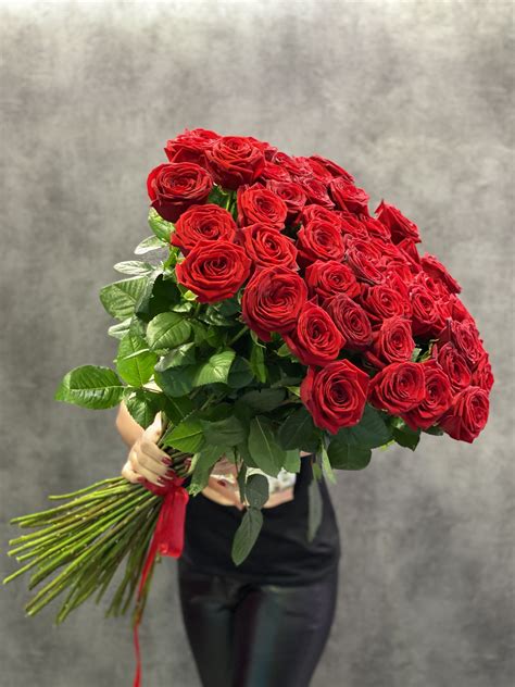 Метровые розы Казань доставка | Flower fashion, Flowers, Fashion