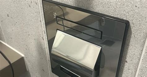 이번에 전세집으로 이사오면서 입주청소를 신청하게 되었는데 상담도 너무 친절하게 잘해주시고 무엇보다 결과와 과정이 너무나도