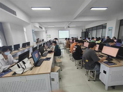 信阳学院第四届计算机程序设计大赛成功举办 信阳学院