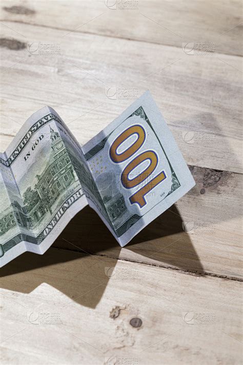 在商业上呈现上升趋势的概念性图片。