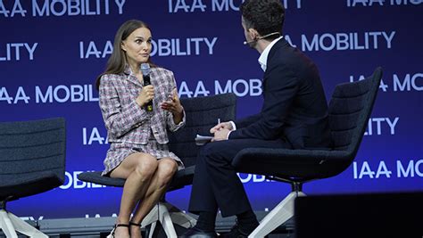 Natalie Portman Rocks Mini Skirt No Wedding Ring In Germany Photos
