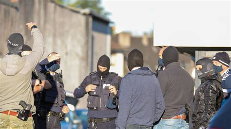Organisierte Verbrechen In Deutschland Clankriminalität Geht Leicht Zurück