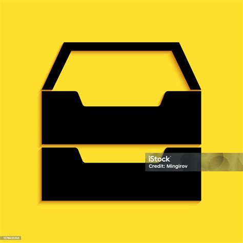 노란색 배경에서 격리된 문서 아이콘이 있는 검은색 서랍입니다 아카이브 서류 서랍 파일 캐비닛 서랍 사무용 가구 긴 그림자 스타일