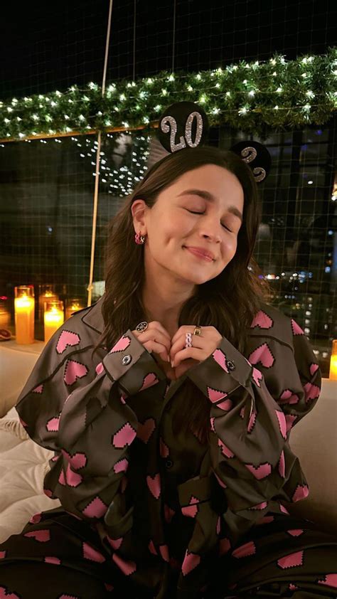 Six Simple Steps Of Alia Bhatts Skincare Routine Explained