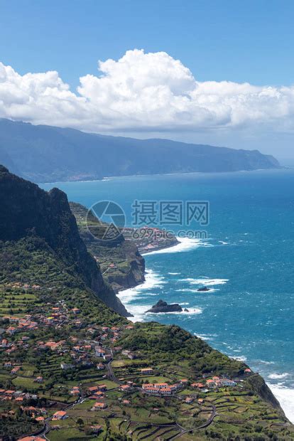 从葡萄牙马德拉岛miradourobeiradaquinta看到的马德拉北部海岸的arcodeso高清图片下载 正版图片506299851 摄图网