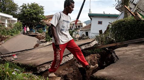 Terremoto De Magnitud 61 En Indonesia Deja Como Saldo Ocho Heridos Y