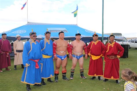 сумын баяр бөхийн барилдаан