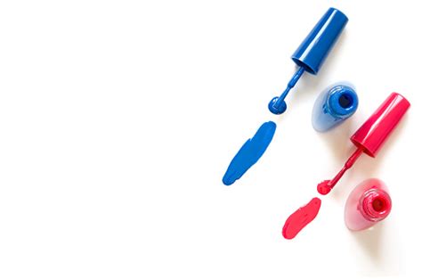 흰색 배경에 매니큐어 튀김 패션과 뷰티 산업의 개념 공간을 복사합니다 이미지 0명에 대한 스톡 사진 및 기타 이미지 0명 다중 색상 닦기 Istock