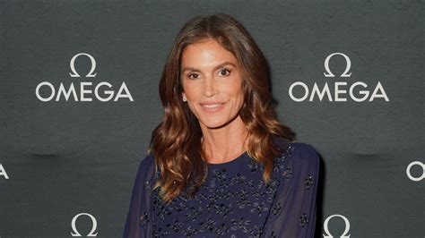 Cindy Crawford Reminds Everyone Of Her S Supermodel Status With Iconic Throwback Photo Si