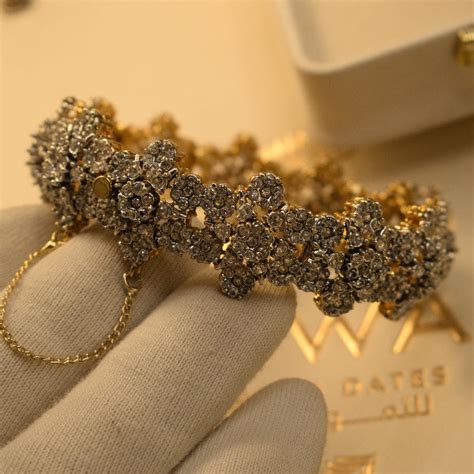 Sparkling Unique Design Gold Plated Crystal Stones Bangle For Girlswomen