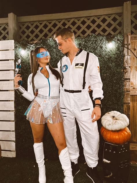 Astronaut Couple Costume For Halloween Couples Halloween Outfits