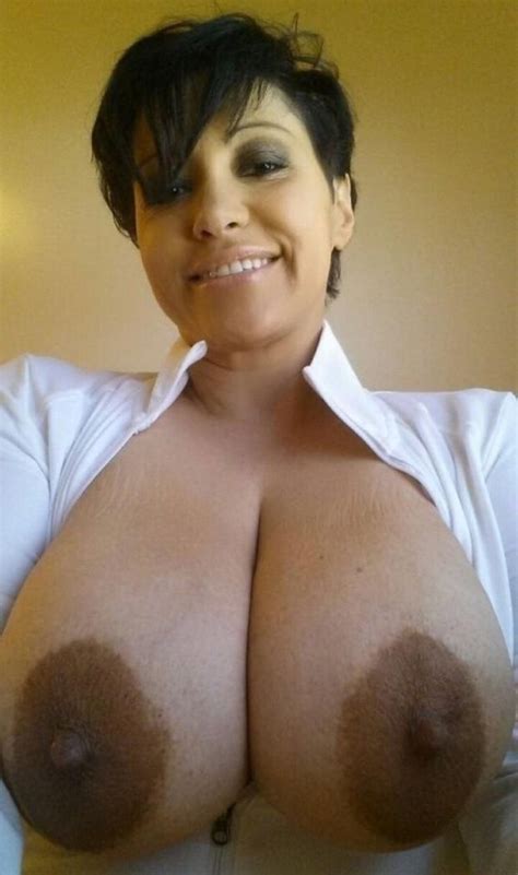 Foto De Two Beautiful Big Boobs Belonging To A Hot Mom