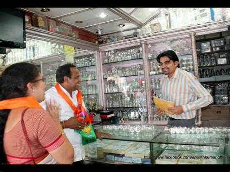 ಅನಂತ್ ಕುಮಾರ್ ಪರ ಪತ್ನಿ ತೇಜಸ್ವಿನಿ ಪ್ರಚಾರ Tejaswini Ananth Kumar Election Campaign Kannada Oneindia