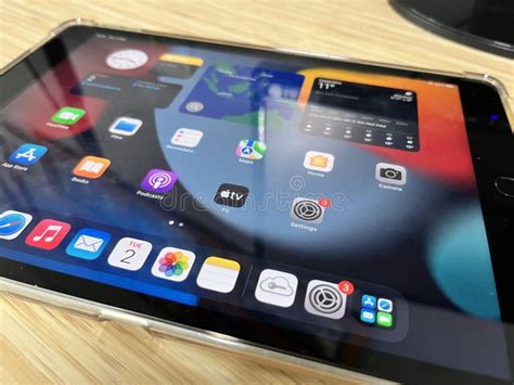 Yogyakarta Indonesia May 2nd 2023 Ios Update Notification Ready To Install Editorial Stock