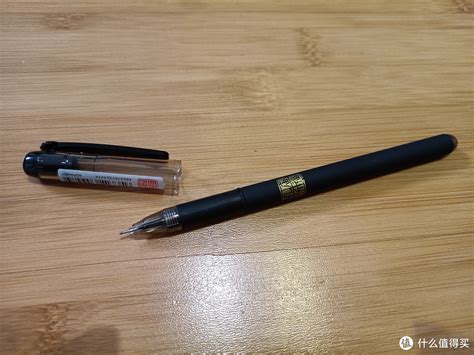 国笔之光看得见，顺滑好用不断线。值友推荐的10款国产中性笔横评。 签字笔 什么值得买