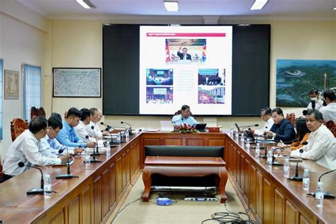 ឯកឧត្តម ខៀវ កាញារីទ្ធ អញ្ជើញ ជា អធិបតី ក្នុង កិច្ច ប្រជុំ គណៈ កម្មការ រៀប ចំបោះ ពុម្ព សៀវ