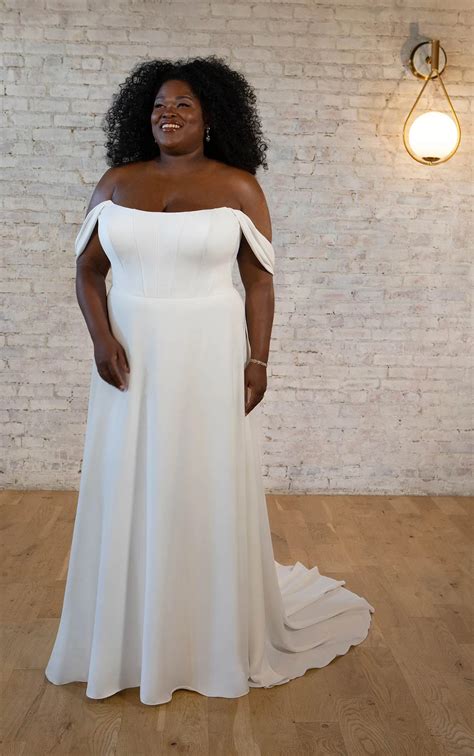 Crepe Plus Size A Line Wedding Dress With Off The Shoulder Straps