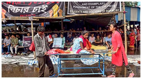 Bengal Congress Chief Subhankar Sarkar Faces Go Back Slogans By Protesting Doctors At State Run