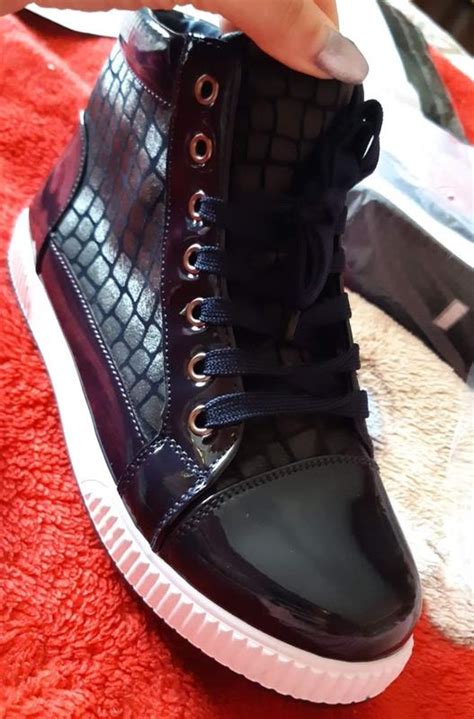 Кросівки демисезон — ціна 450 грн у каталозі Кросівки Купити жіночі речі за доступною ціною на