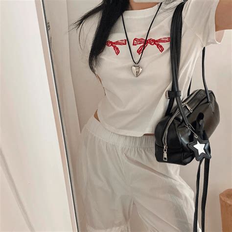 자수 리본 투 크롭 반팔티 에이블리